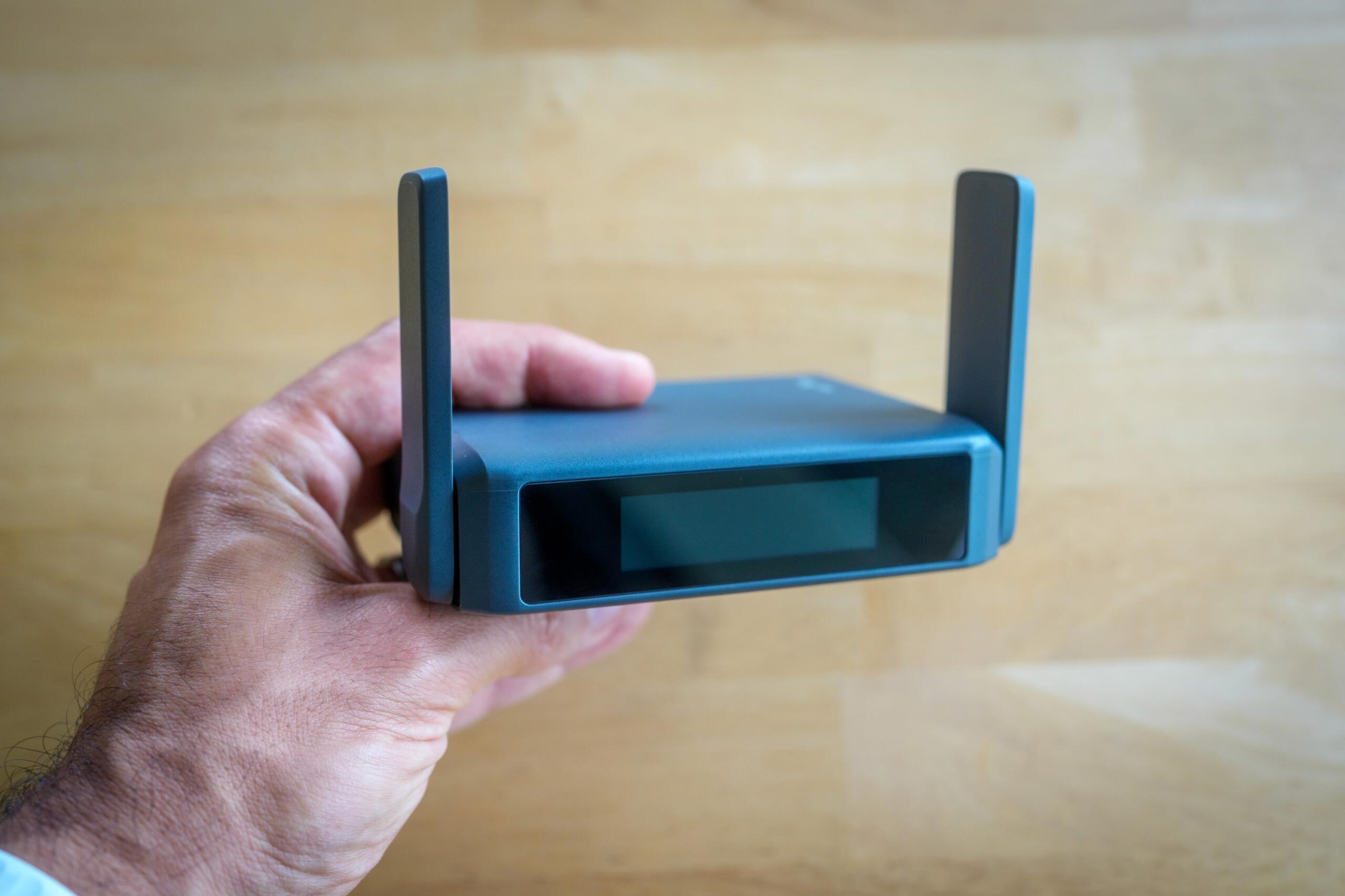 GL.iNet Slate 7 (GL-BE3600) : Du WiFi 7 en voyage (VPN, AdGuard, NAS)